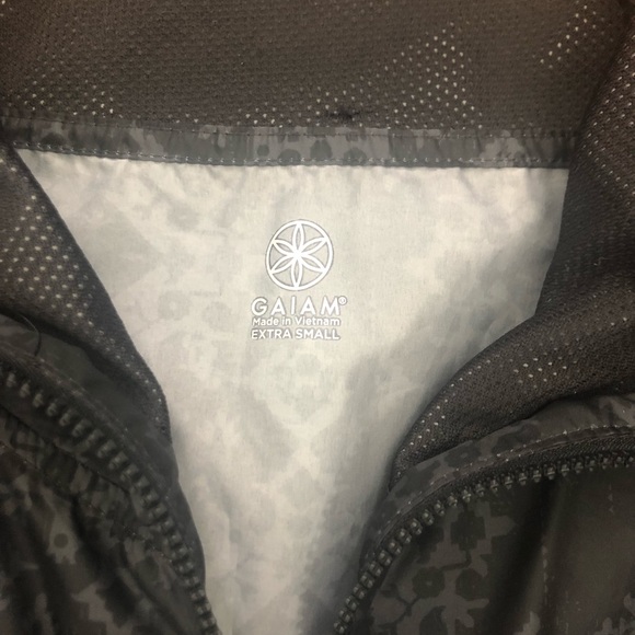 GAIAM | Jackets & Coats | Gaiam Black Patterned Wind Breaker Coat ...